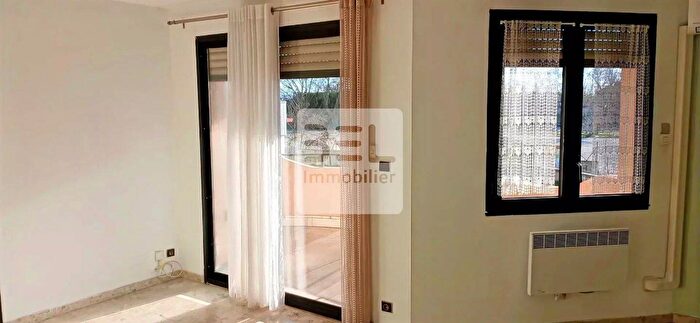 Appartement à louer - Sud, Pont-Saint-Esprit - 2 pièces