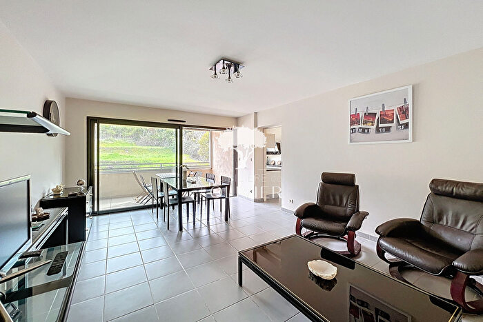 Appartement à vendre - Apt - 3 pièces - 2 chambres