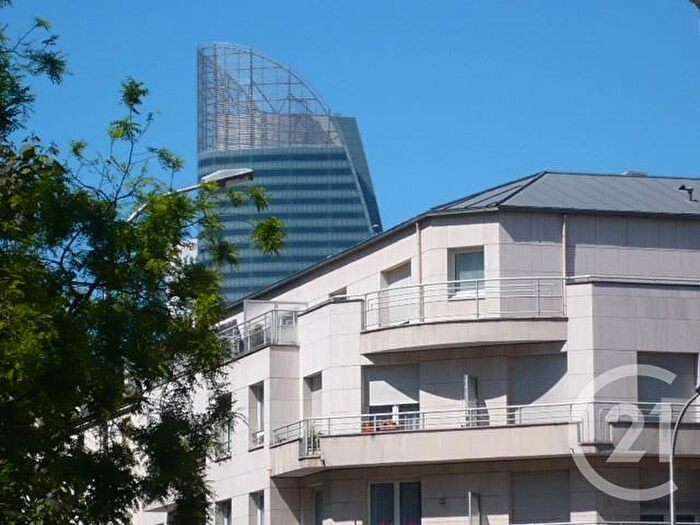 Courbevoie, Hôtel de ville : Appartement 2 pièces à louer