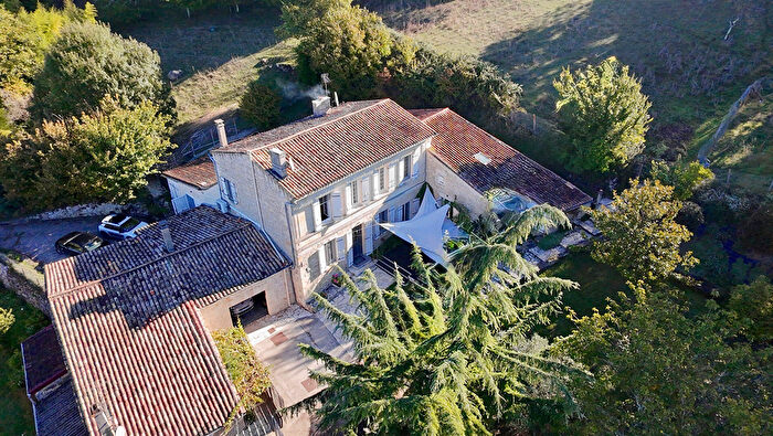 Maison à vendre - La Rivière - 6 pièces - 5 chambres