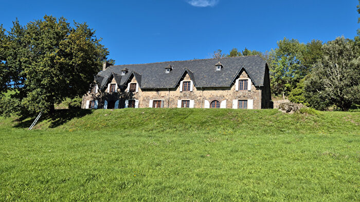 Maison à vendre - Saint-Cernin - 10 pièces - 7 chambres