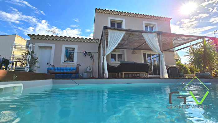 Maison à vendre - Nages-et-Solorgues - 5 pièces - 4 chambres