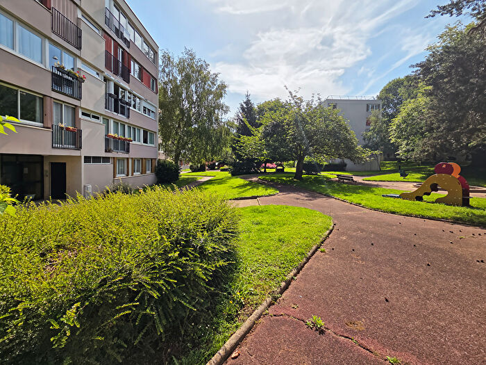 Appartement 3 pièces à Jouy-en-Josas, à vendre