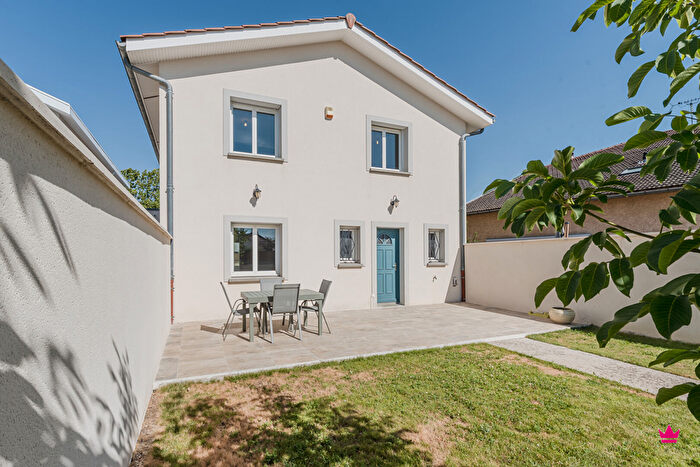 Chassieu : Maison 6 pièces à vendre