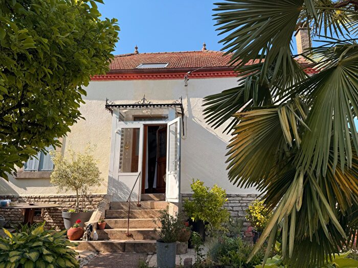 Maison 5 pièces à Étuz, à vendre