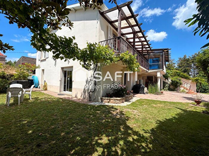 Maison à vendre - Saint-Julien-de-Concelles - 8 pièces - 6 chambres