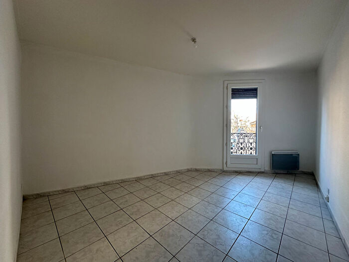 Appartement à louer - Béziers, Champ de Mars - 2 pièces - 1 chambre