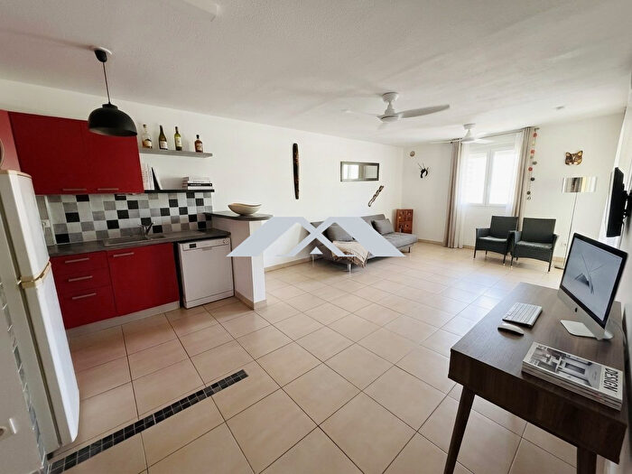 Appartement à vendre - Saint-Pierre, Centre-ville - 3 pièces - 2 chambres