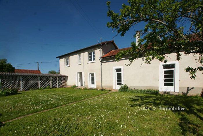 Maison à louer - Civray - 4 pièces - 2 chambres