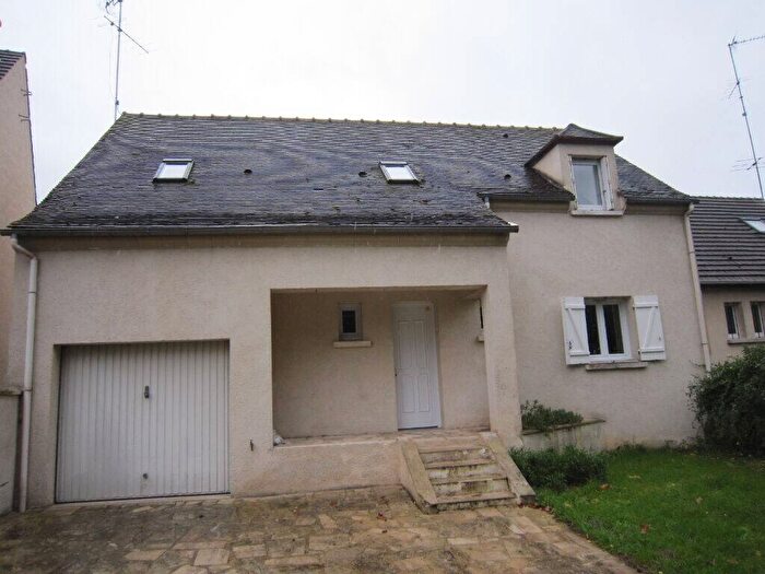 Maison à louer - Ermenonville - 4 pièces - 3 chambres