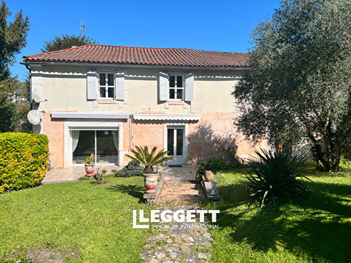 Maison à vendre - Chalais - 5 pièces - 3 chambres