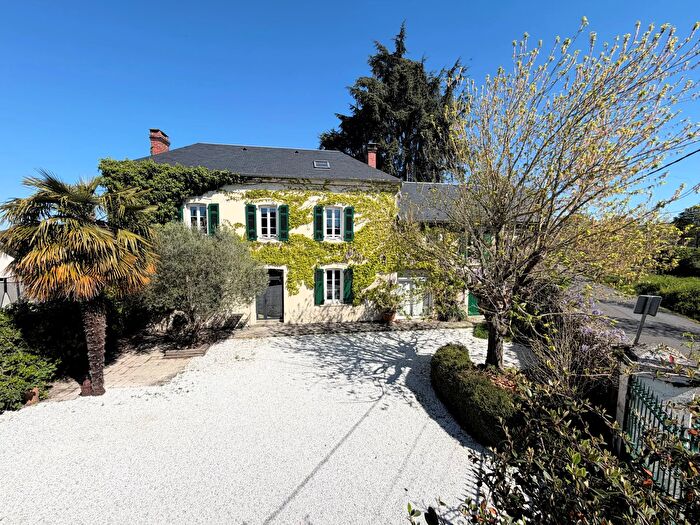 Maison 10 pièces à Bazet, à vendre