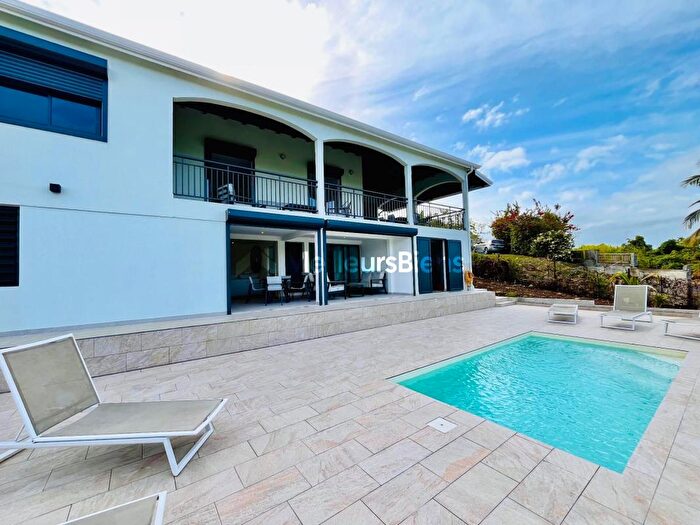 Morne-à-l'Eau : Maison 5 pièces à louer