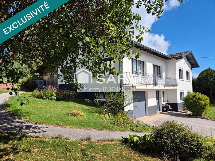 Maison 6 pièces à Villers-le-Lac, à vendre