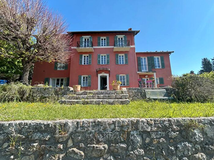 Maison à vendre - Châteauneuf-Grasse - 9 pièces - 7 chambres