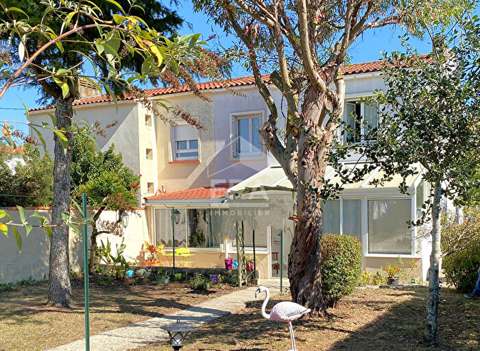 Maisons à vendre et appartements à louer - 1
