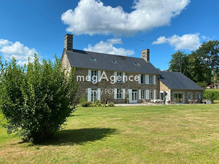 Maison à vendre - Isigny-le-Buat - 8 pièces - 5 chambres