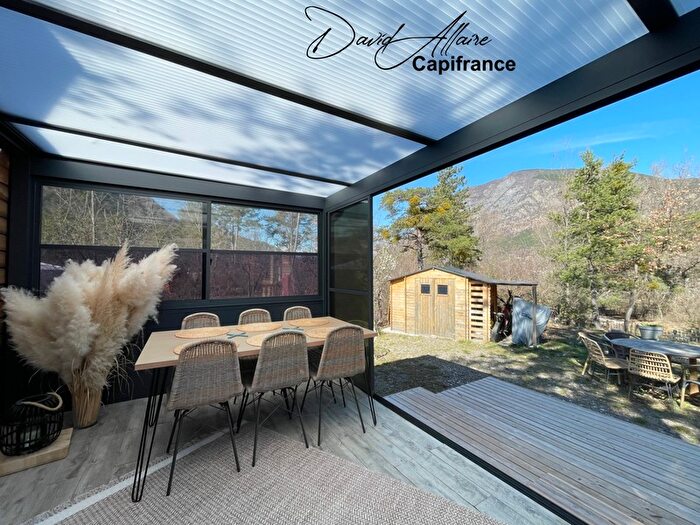 Rochebrune : Maison 3 pièces à vendre