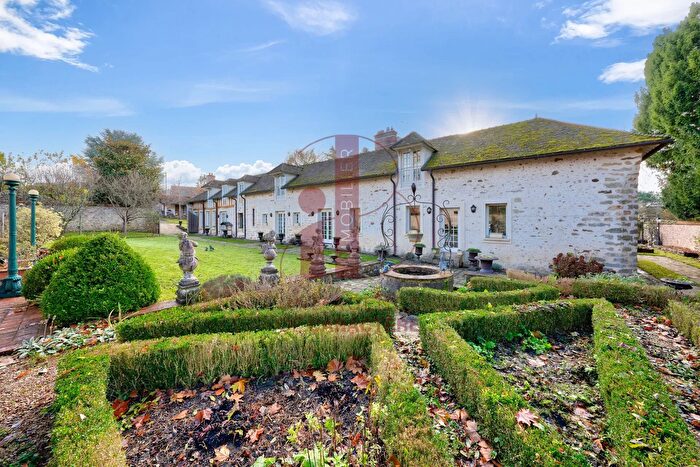 Maison à vendre - Fontainebleau, Centre-ville - 10 pièces - 6 chambres