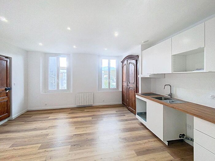 Brignoles, Centre-ville, Vieille ville : Appartement 2 pièces à louer
