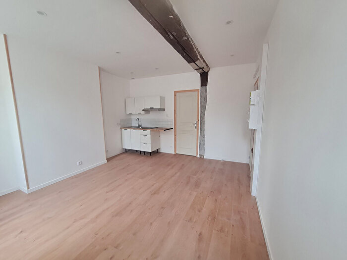 Appartement à louer - Montereau-Fault-Yonne, Ville basse - 1 pièce