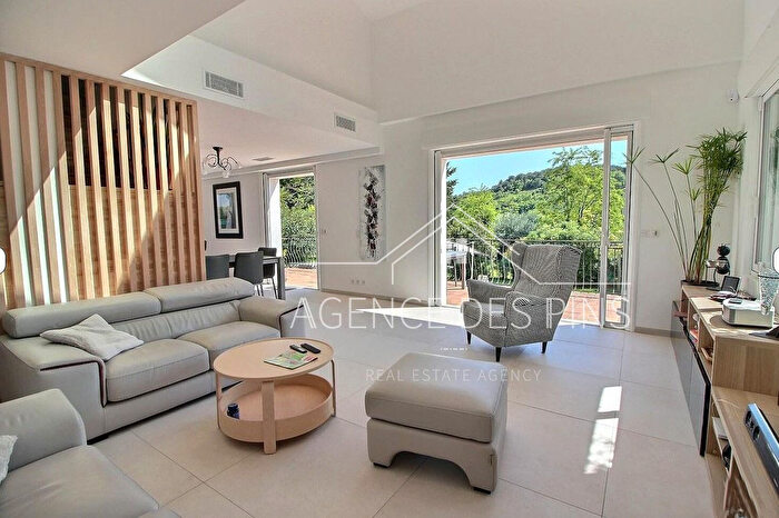 Maison à vendre - Châteauneuf-Grasse - 5 pièces - 3 chambres