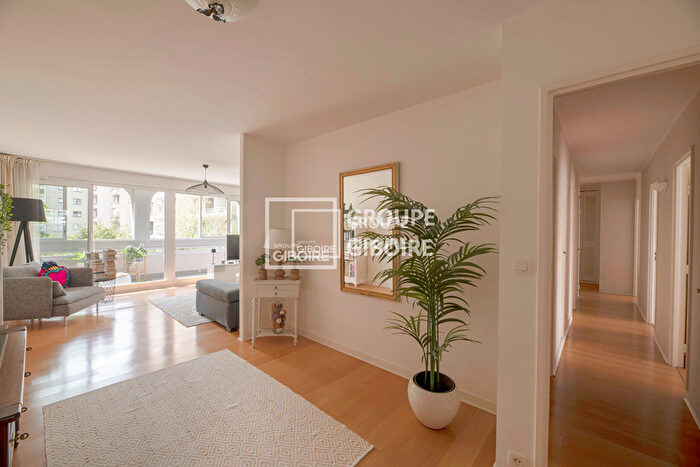 Appartement à vendre - Quartiers Centre, Colombier - 6 pièces - 4 chambres