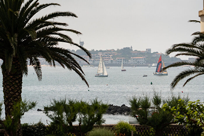 Appartement à vendre - Saint-Jean-de-Luz, Centre-ville - 3 pièces - 2 chambres