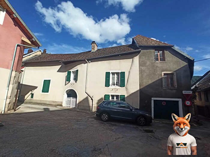 Mouthier-Haute-Pierre : Maison 9 pièces à vendre