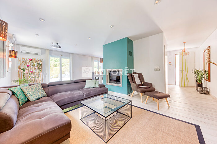 Maison à louer - Marolles-en-Brie - 6 pièces - 4 chambres