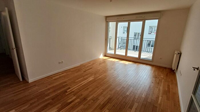 Appartement à louer - Romainville, Centre-ville - 4 pièces - 3 chambres