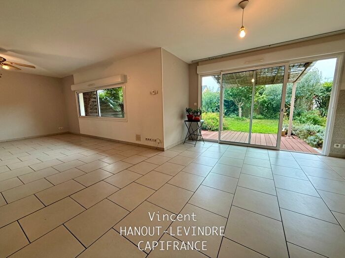 Maison à vendre - Seiches-sur-le-Loir - 7 pièces - 4 chambres
