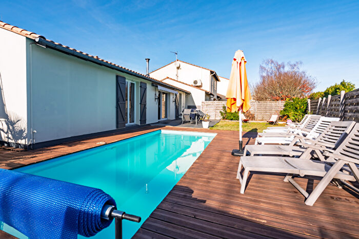 Maison à vendre - Saint-Vincent-de-Tyrosse - 9 pièces - 5 chambres