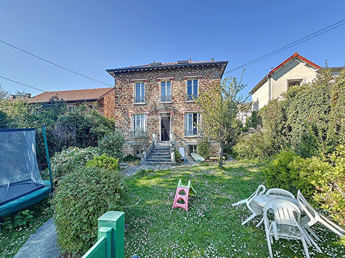 Maison à vendre - Palaiseau, Lozère - 8 pièces - 5 chambres