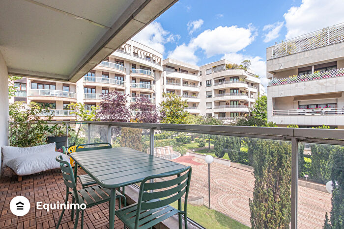 Appartement 3 pièces à Suresnes, République, à vendre