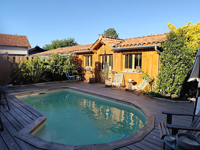 Maison à vendre - Gujan-Mestras, Centre-ville - 5 pièces - 4 chambres