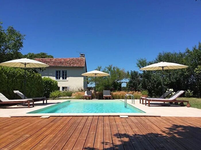 Maison à vendre - Verteillac - 15 pièces - 8 chambres