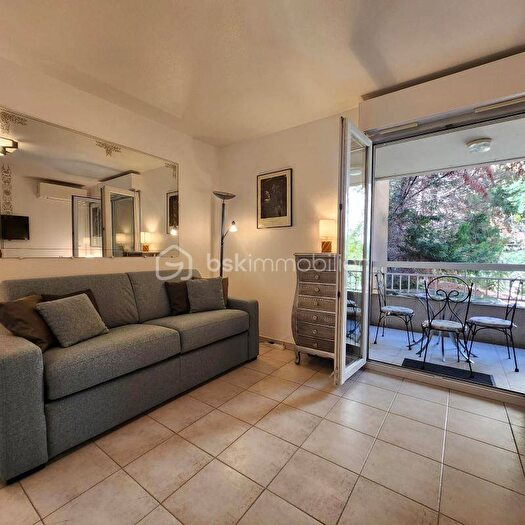 Appartement 1 pièce à Madeleine, Nice, à louer