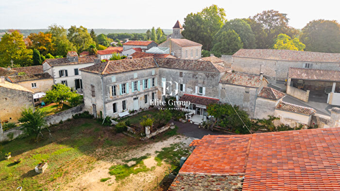 Maison 13 pièces à Garat, à vendre