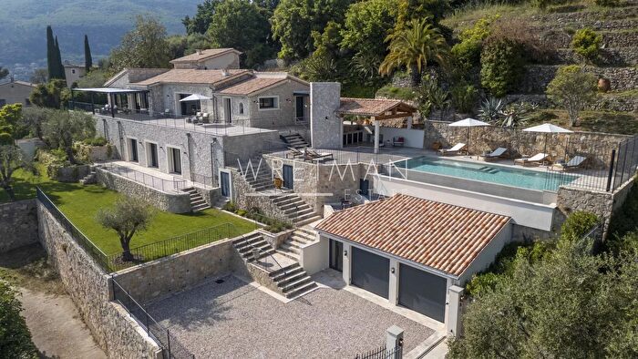 Maison 7 pièces à vendre à Châteauneuf-Grasse