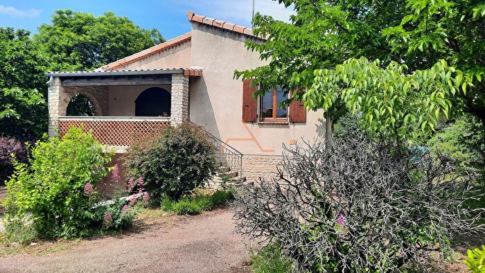 Maison à louer - La Bégude-de-Mazenc - 4 pièces - 2 chambres