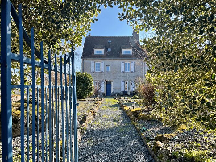Maison à vendre - Châtelus-Malvaleix - 10 pièces - 6 chambres