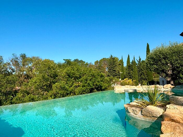 Maison à vendre - Poussan - 7 pièces - 6 chambres