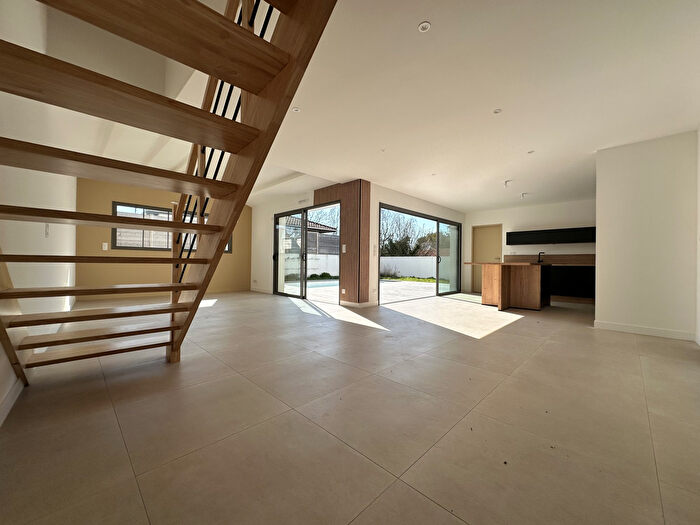 Maison à vendre - Angoulins - 7 pièces - 5 chambres