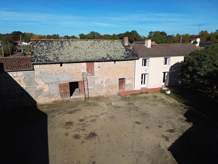 Maison à vendre - Les Verchers-sur-Layon - 6 pièces - 4 chambres