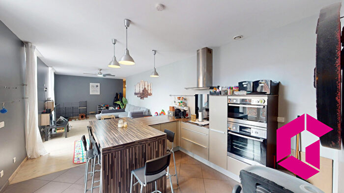 Appartement à vendre - Le Chambon-Feugerolles - 4 pièces - 2 chambres