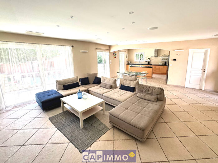 Maison à vendre - Cuers - 7 pièces - 5 chambres