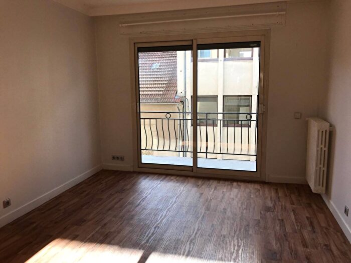 Appartement à louer - Aurillac - 2 pièces - 1 chambre