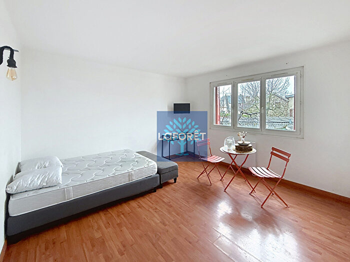 Appartement à vendre - Sainte-Geneviève-des-Bois, Emile Zola, Bois Clairs - 1 pièce