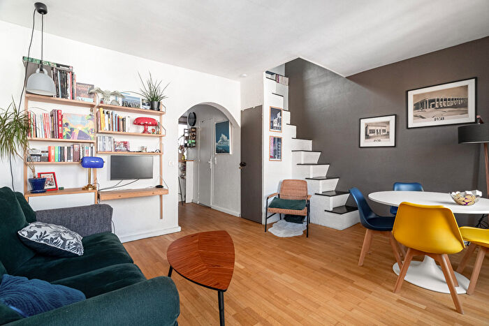 Appartement à vendre - Paris e , La Fourche, Guy Moquet - 2 pièces - 1 chambre